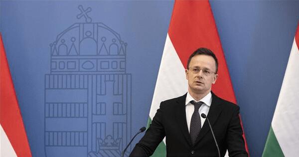 Szijjártó Péter nagyon megdicsérte magát az USA vámok felfüggesztése ...