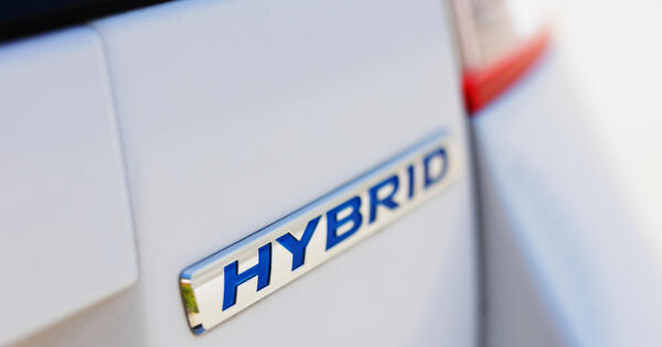 Egyetlen márka uralja a magyar hibrid autó piacot - Piac&Profit